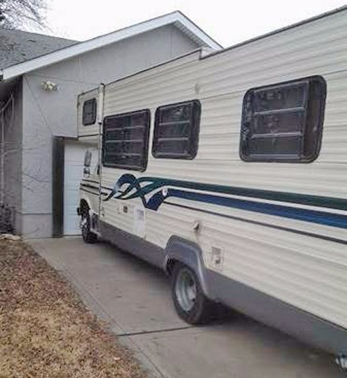 Diamond Motorhome '83 $3K or Less Kansas City, MO 64131 (By Owner)