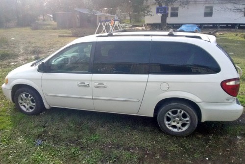 '03 Dodge Caravan V6 Minivan $1500-2000 in Slaughter, LA 70777 White