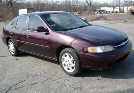 Used 1999 Nissan Altima SE Sedan For Sale in CT