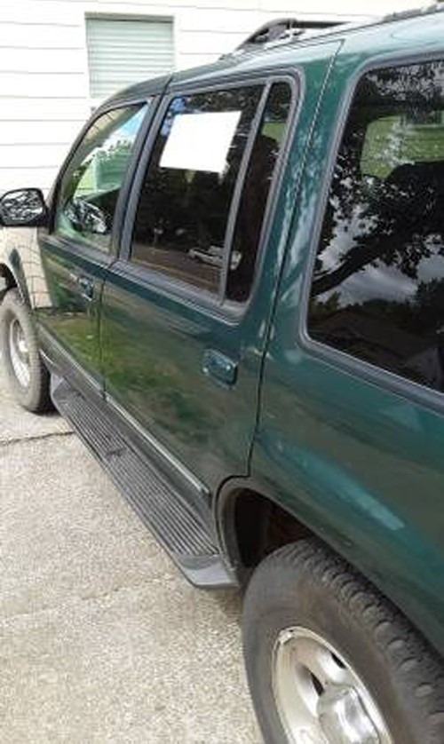 '99 Ford Explorer XLT SUV $500-1000 in Salem, OR 9730 GREEN