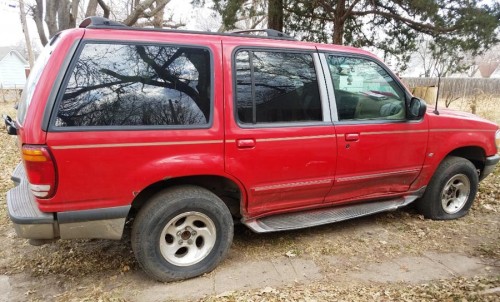 '98 Ford Explorer XLT '98 SUV Topeka, KS 66616 (SOLD for $500)