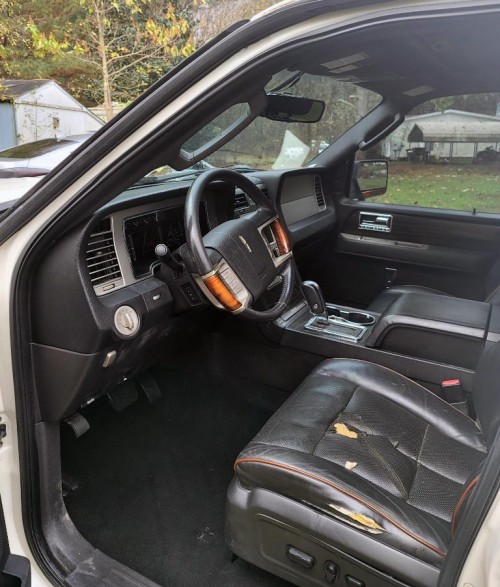 Lincoln Navigator '07 SUV Under $2K in Spring Hope NC 27882 By Owner