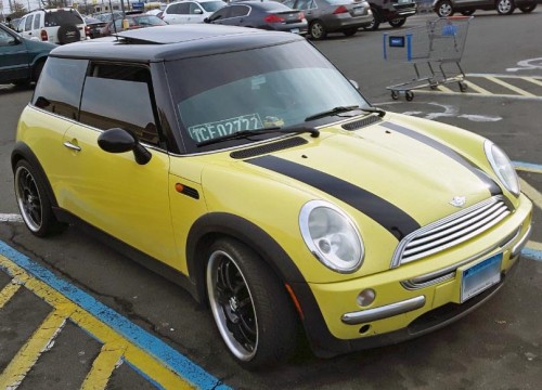 Mini Cooper '04 (Yellow) Under $4K By Owner in New Haven, CT 06519