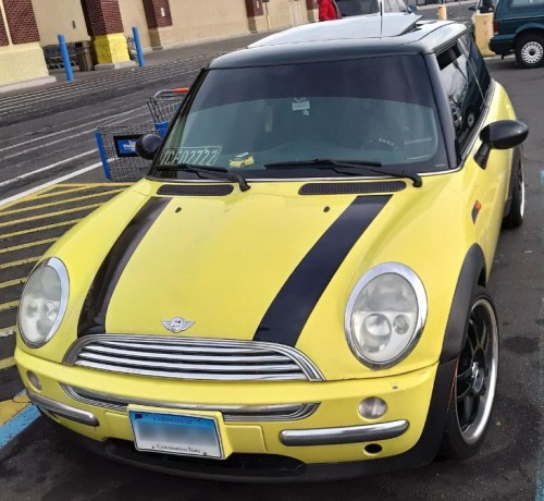 Mini Cooper '04 (Yellow) Under $4K By Owner in New Haven, CT 06519