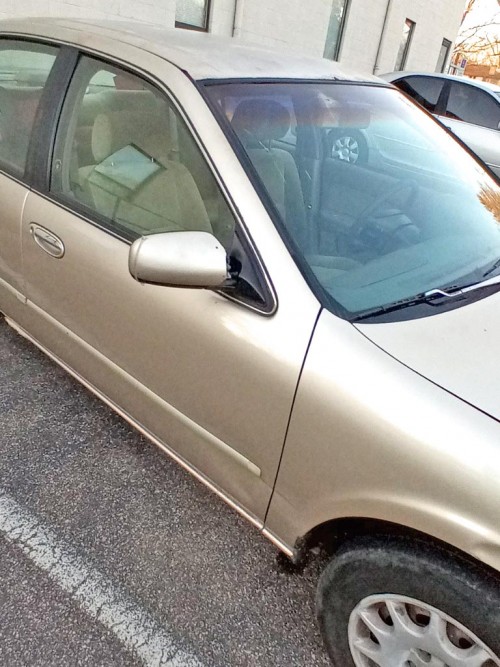 Nissan Maxima '97 GOLD $1K-1500 By Owner in Cincinnati, OH 45216