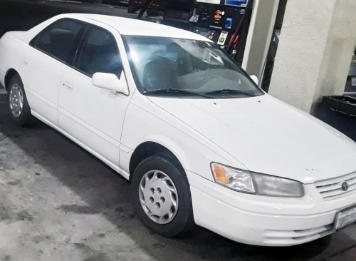 Toyota Camry '97 Low Miles White $4K or Less in Yucaipa, CA 92399