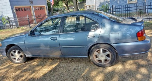 Nissan Altima SE '99 in Arlington TX 76011 $2K or Less By Owner BLUE