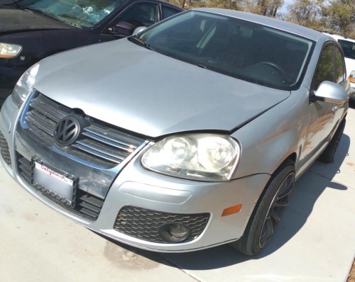 VW Jetta '05 Under $1000 in Hesperia, CA 92345 By Owner (Silver)