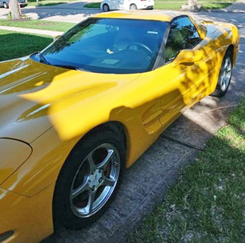 Chevy Corvette C5 '01 (Yellow) in Houston, TX 7708 $12000 or Less