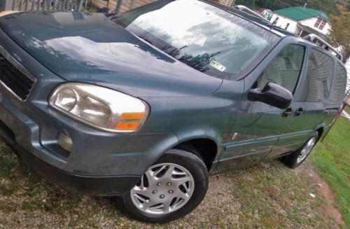 Saturn Relay '05 Minivan $2K or Less in Huntington WV 25705 By Owner