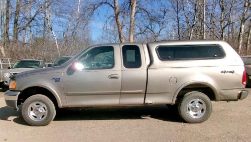 '02 Ford F150 Lariat Supercab in Minnesota 55014 Under $4k
