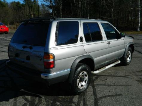 Nissan Pathfinder SE '99 $1000-$1500 Chilkoot Trail Edition in Maine