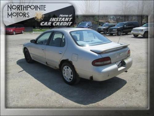 Dirt Cheap Car For $500 or Less in MI (Nissan Altima GXE '96 ...