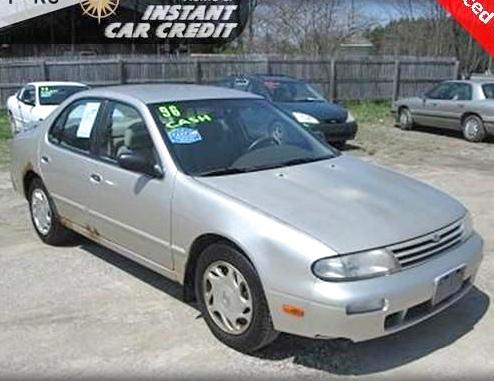 Dirt Cheap Car For $500 or Less in MI (Nissan Altima GXE '96)
