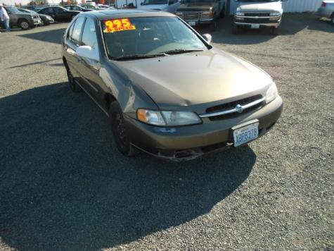 Get A Used Car For Less Than $1000 in WA: Nissan Altima GXE 1998 ...